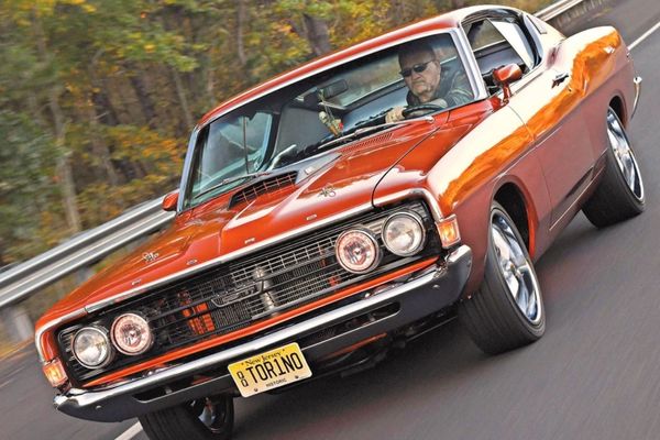Ford Torino GT 1968 inspirado em Carros de Corridas